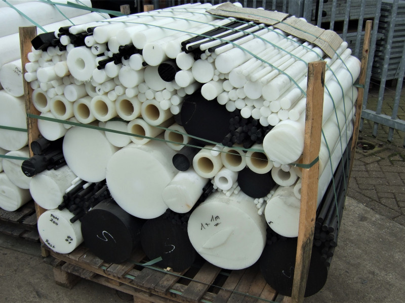 KBP-10640 Pom / Teflon / Nylon rond massief - Kelders Boxmeer